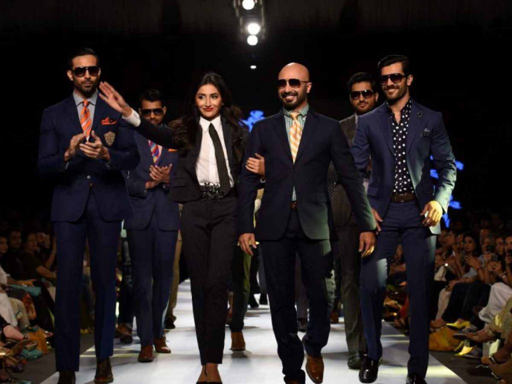 Trendy Clothing For The Trendy Pakistani Fashion Icon | VogueMou